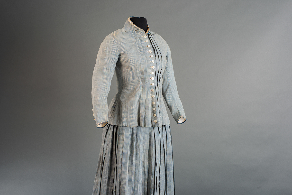 Wearable History - Restrictiveness