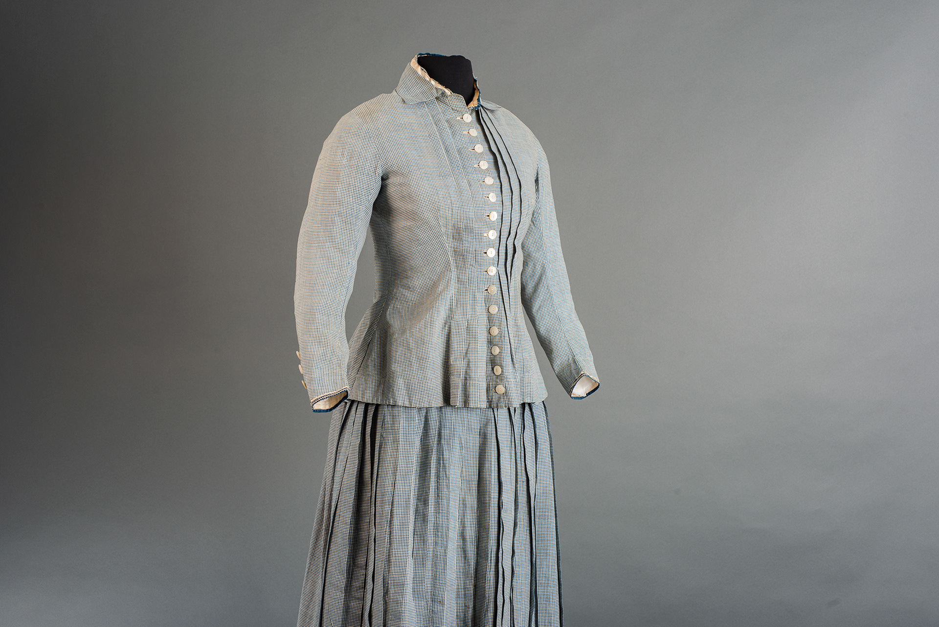 Wearable History - Restrictiveness