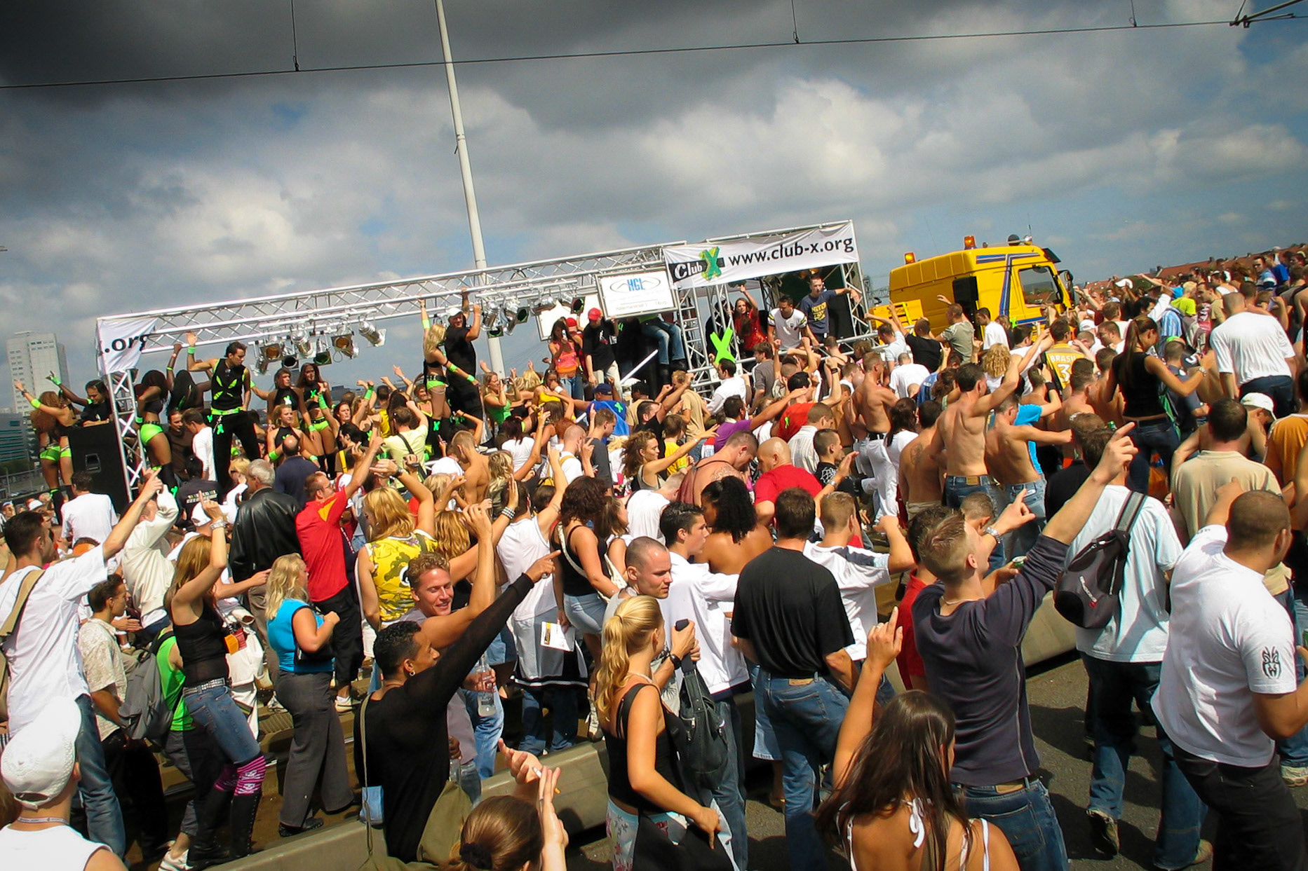 AFTERVIEW Fotografie | Evenementenfotografie - Dance Parade Rotterdam 2004