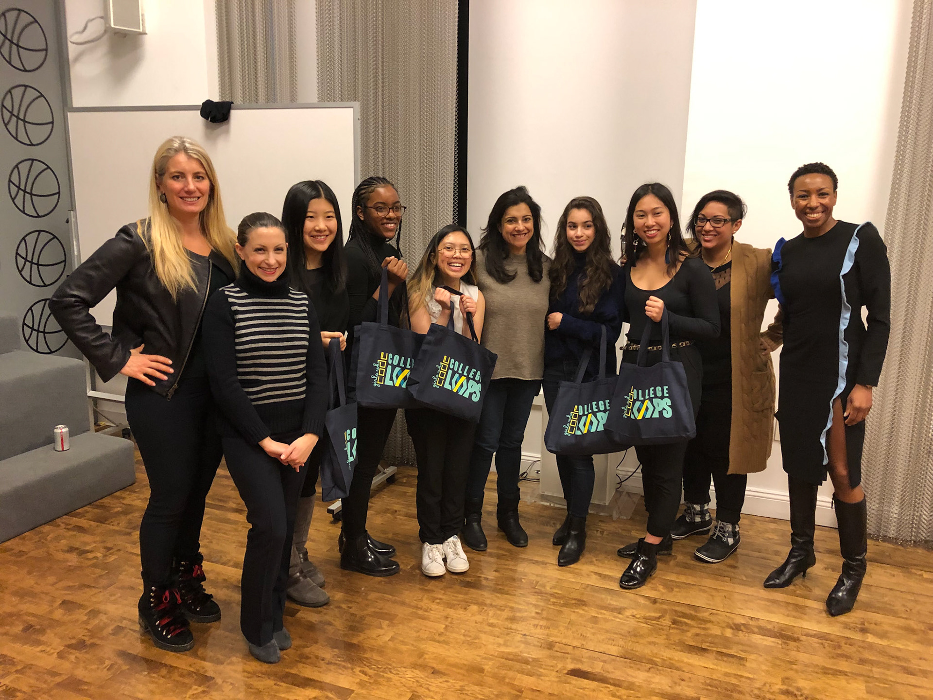 Vivian Phung - Bryn Mawr's Girls Who Code College Loop Club