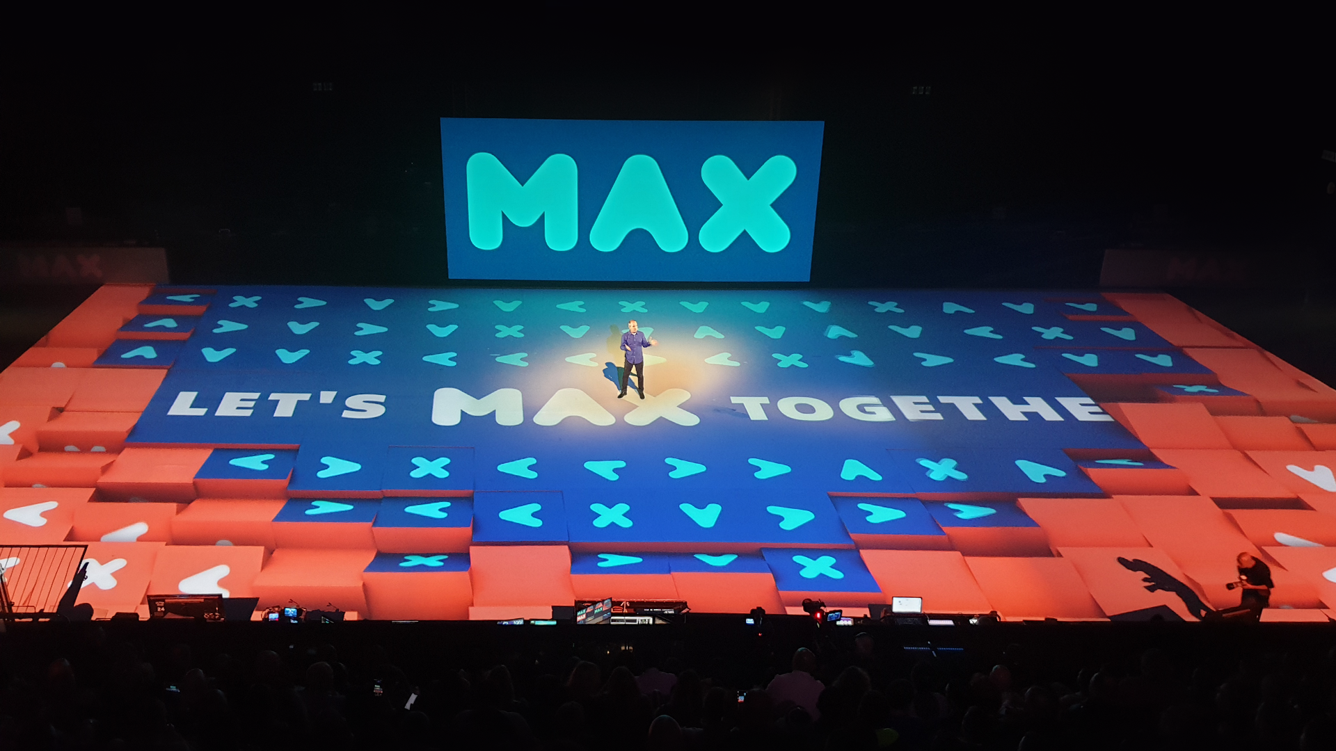 Dusa Design Studio - Leumi Card MAX 2019